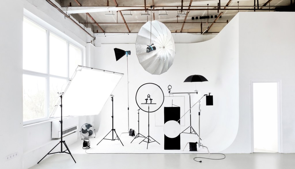 EQUIPMENT LIST – HOLIDAY STUDIO BUDAPEST